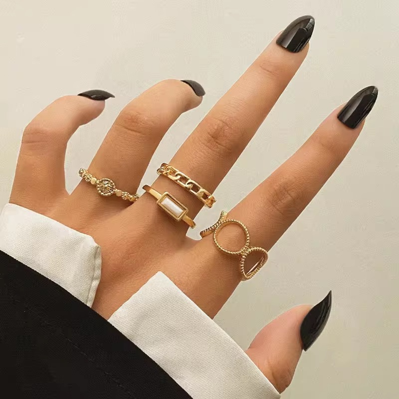 Vintage Golden Circle Decor Finger Ring Set (4 pcs) - Choosy Shop